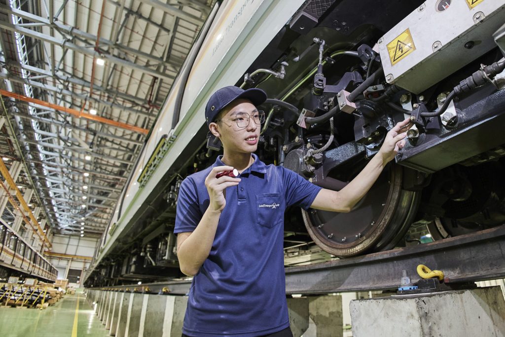 Unlikely scholar overcomes self-doubt to find his calling as a rail ...