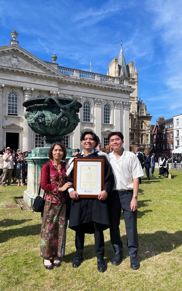 Casting fresh eyes on Changi Airport’s passenger experience - Scholars ...